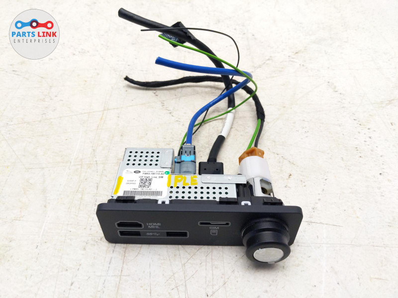 2017 RANGE ROVER SPORT CENTER CONSOLE HDMI USB SIM CARD PORT POWER ...