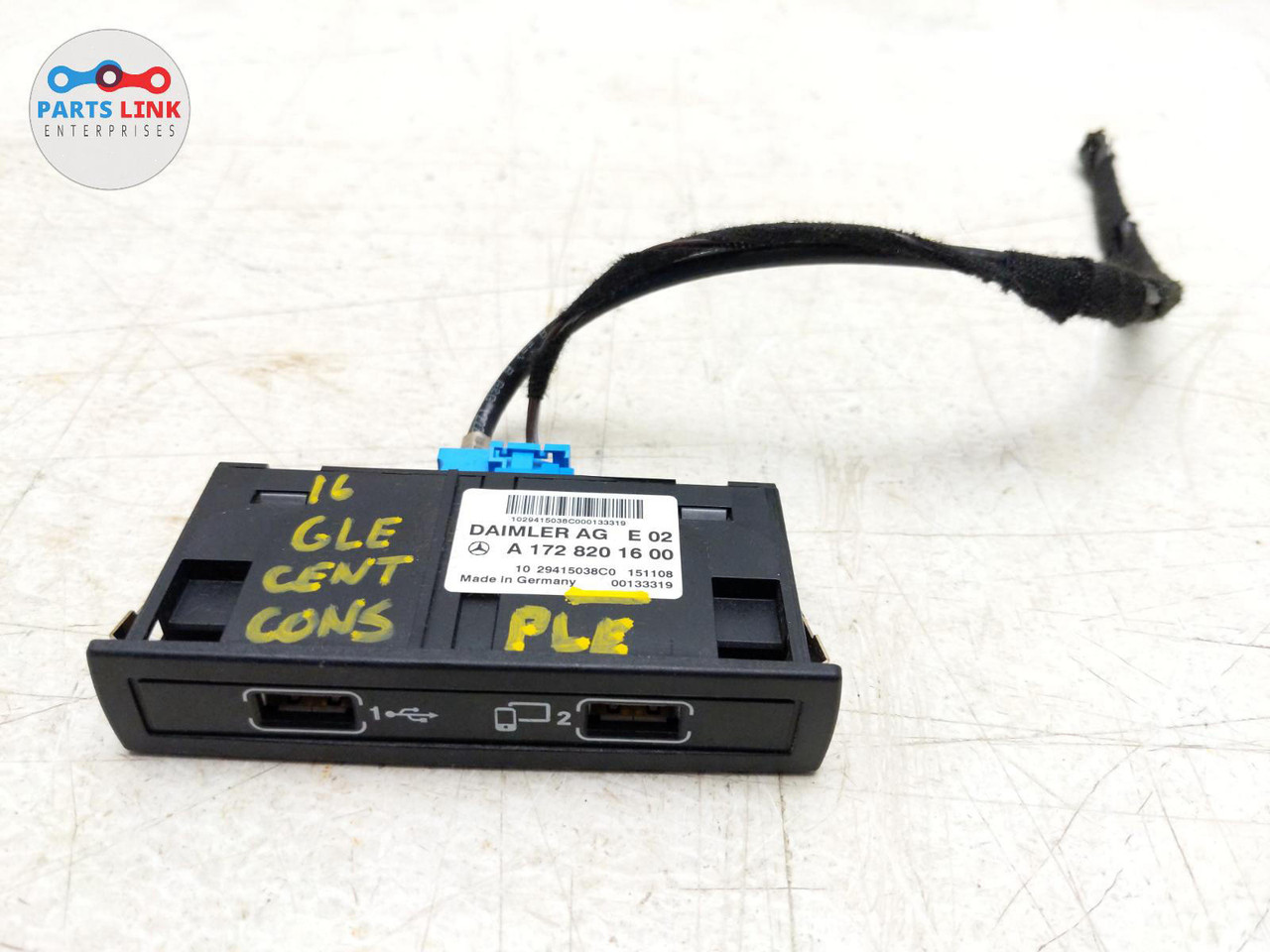 2016-2019 MERCEDES GLE63 AMG S CENTER CONSOLE USB PORT PHONE CHARGE ...