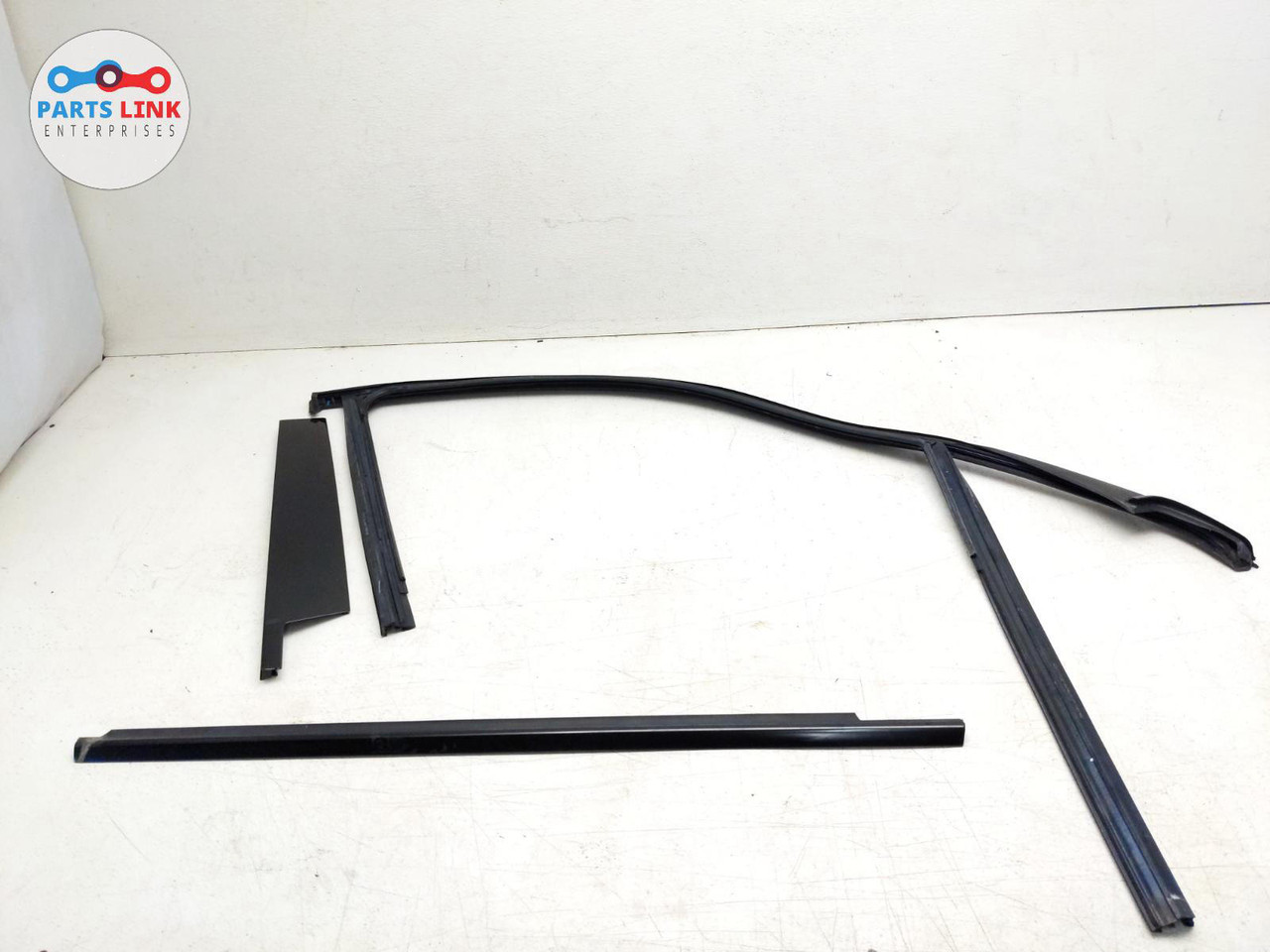 2016-2019 MERCEDES GLE63 AMG S FRONT LEFT DOOR TRIM WINDOW DRIP MOLDING ...