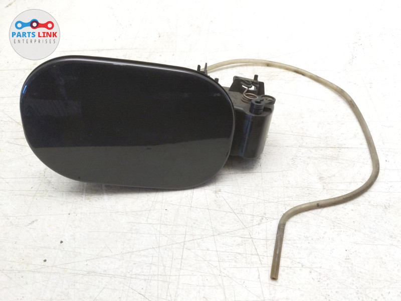 2013-2019 RANGE ROVER REAR GAS FUEL DOOR LID FILLER CAP HOSE TRIM ...