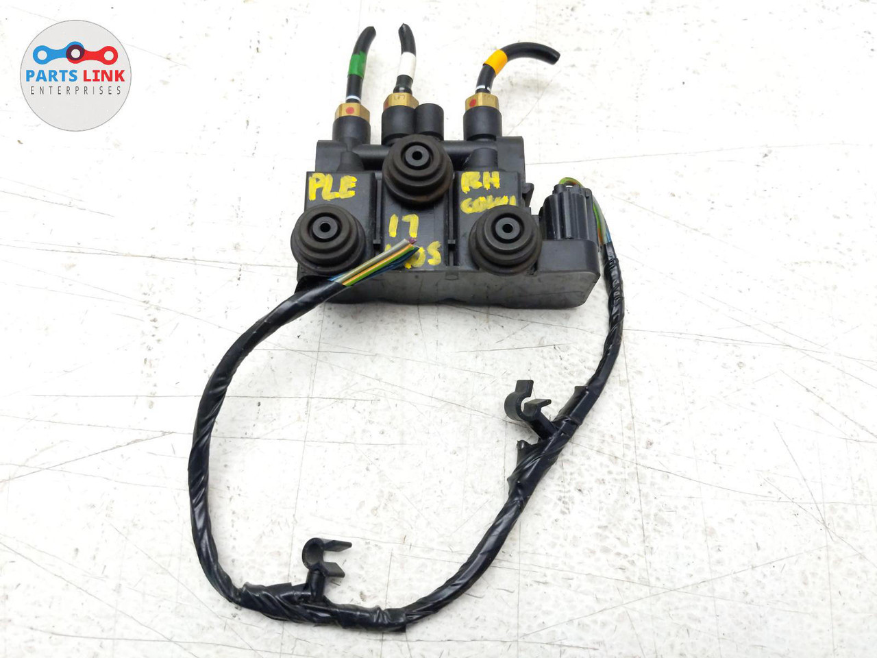 2013-2021 RANGE ROVER FRONT AIR RIDE SUSPENSION VALVE BLOCK SOLENOID ...