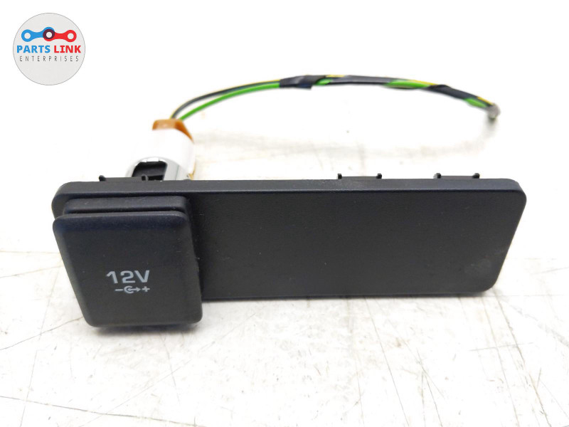 2020 RANGE ROVER EVOQUE REAR CONSOLE 12 VOLT OUTLET SOCKET PLUG TRIM ...