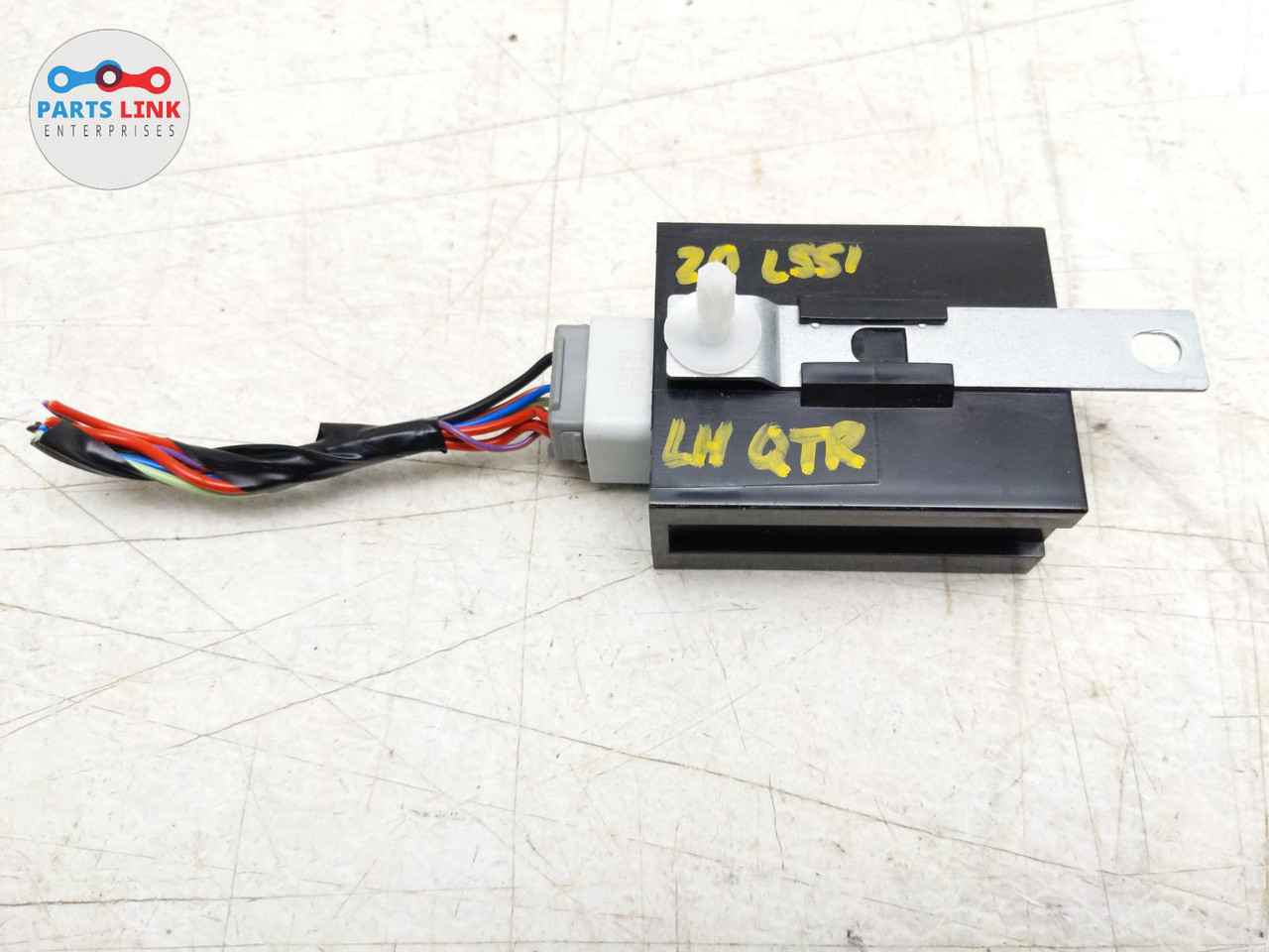 2012-2020 RANGE ROVER EVOQUE RADIO COMFORT CONTROL MODULE HARNESS PLUG ...