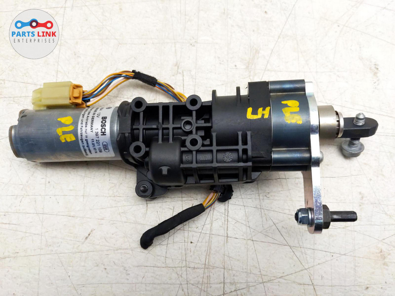 2016-20 BENTLEY BENTAYGA REAR LEFT LIFT GATE MOTOR TRUNK ACTUATOR ...