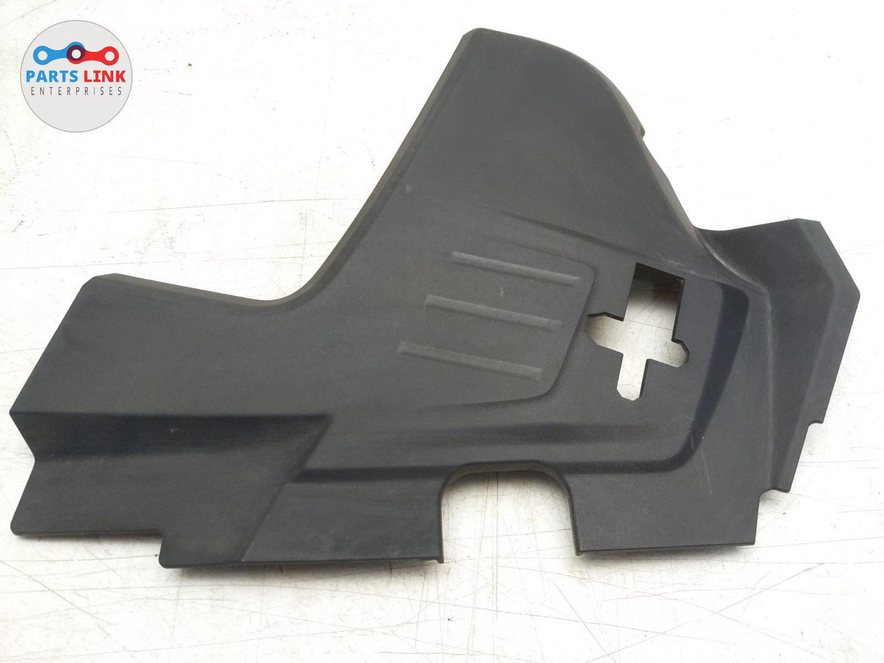 2016-2020 BENTLEY BENTAYGA FRONT RIGHT APRON TRIM PANEL COVER ENGINE ...