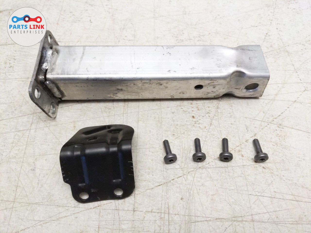 2016-2020 BENTLEY BENTAYGA FRONT RIGHT RADIATOR SUPPORT BRACE ...