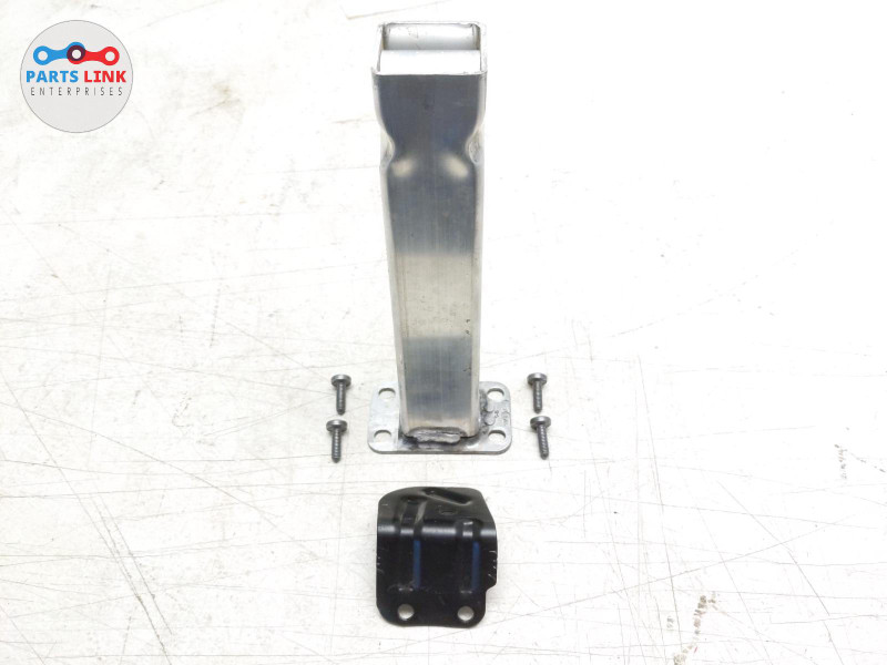 2016-2020 BENTLEY BENTAYGA FRONT LEFT RADIATOR SUPPORT BRACE ...