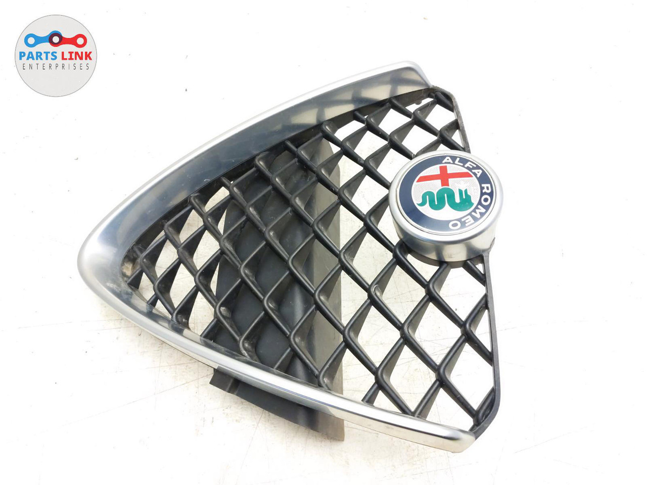 2017-20 ALFA ROMEO GIULIA FRONT CENTER GRILLE MAIN BUMPER RADIATOR ...