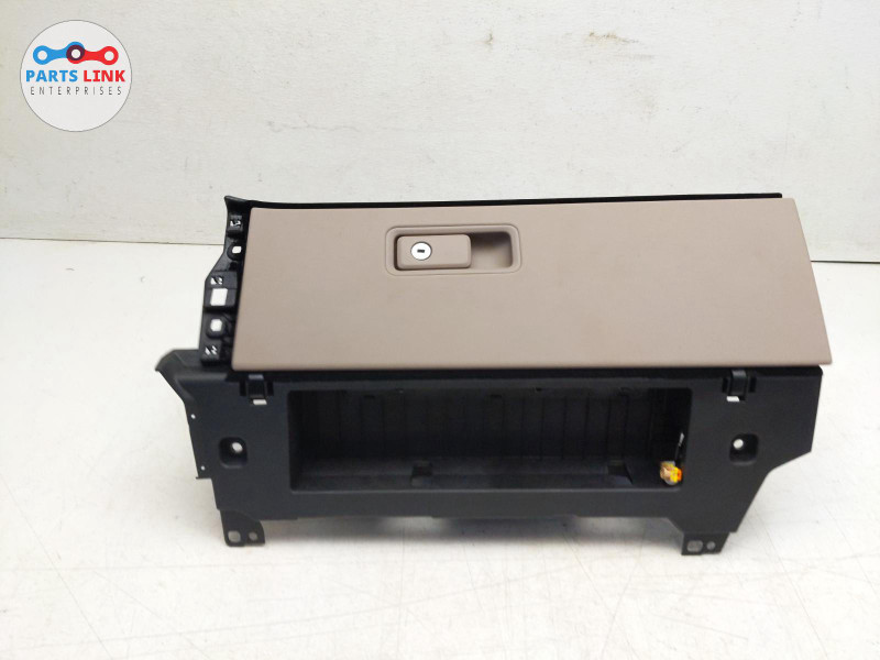 2020-23 PORSCHE TAYCAN 4S GLOVE BOX DASH GLOVEBOX STORAGE TRAY ASSEMBLY Y1A