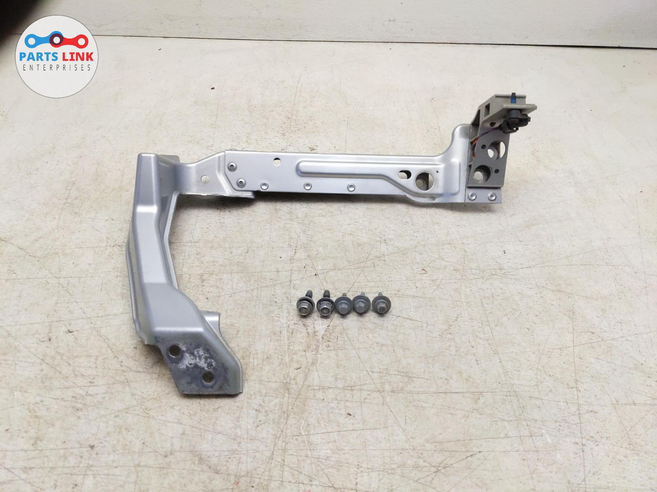 2017-20 JAGUAR F-PACE FRONT LEFT HEADLIGHT BRACKET RADIATOR SUPPORT ...