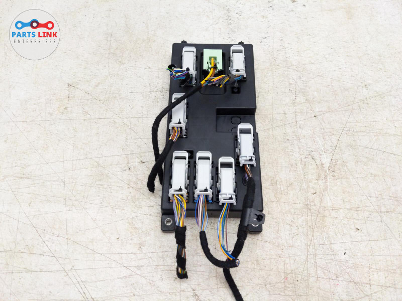 2017 JAGUAR F-PACE DASH FUSEBOX BCM BODY CONTROL MODULE UNIT ...