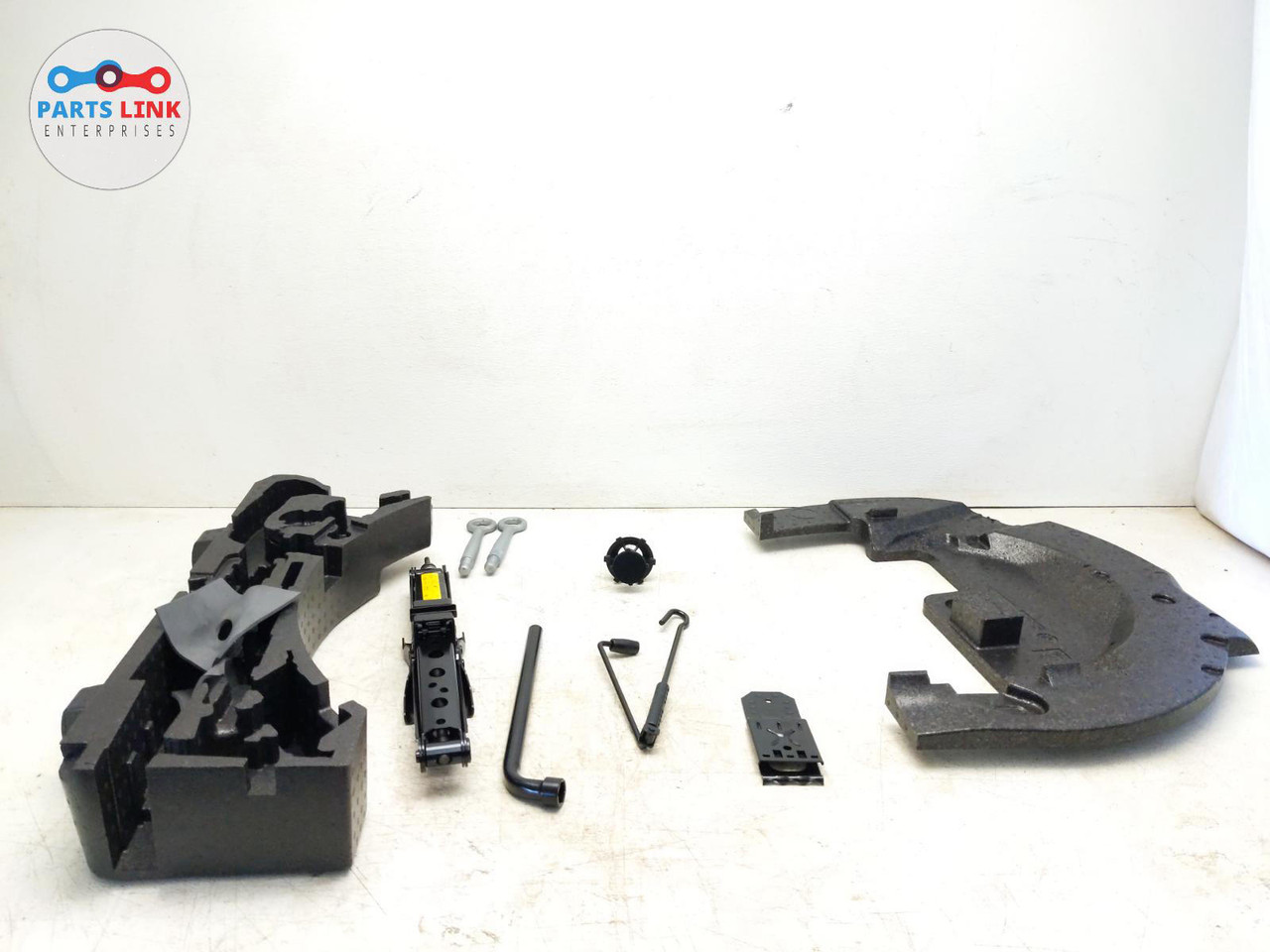 2017-20 JAGUAR F-PACE TRUNK JACK TOOL KIT BRACKET FOAM FLOOR TRIM TOW ...