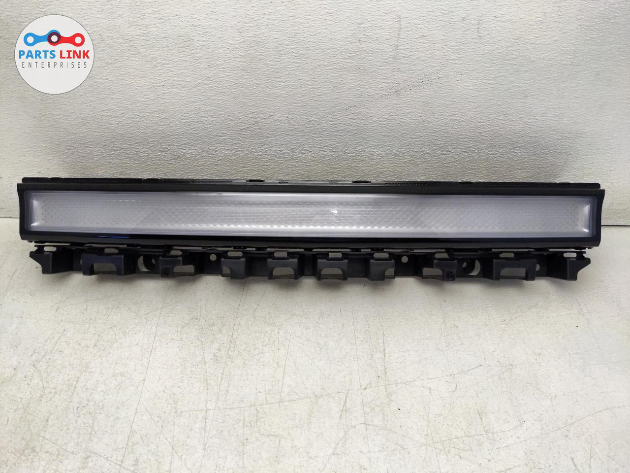 2021 22 23 RIVIAN R1T R1S FRONT CENTER HEADLIGHT LED LAMP INNER MIDDLE ...