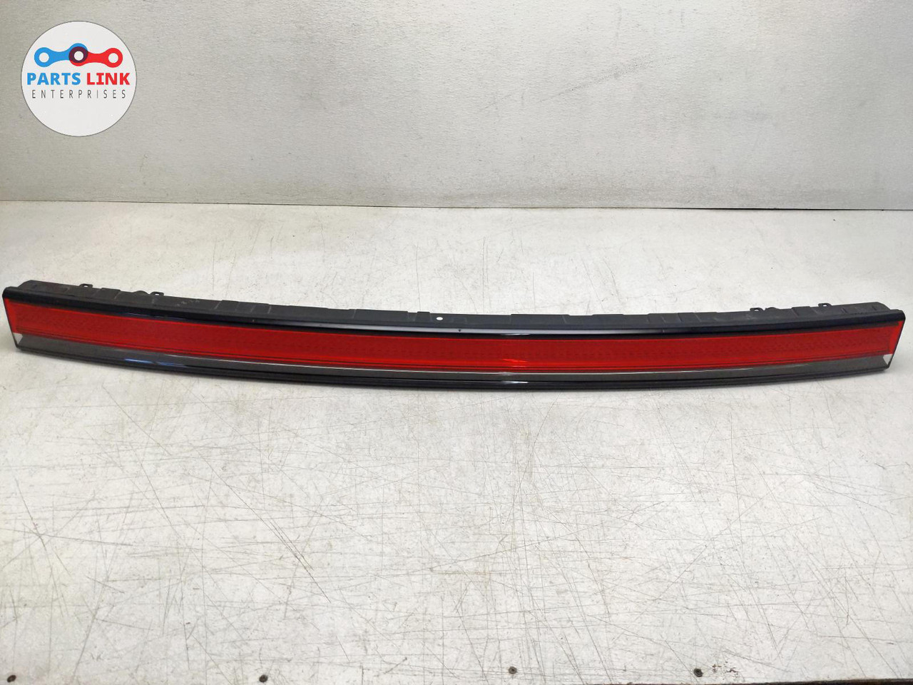 21 22 23 RIVIAN R1T R1S CENTER TAILGATE TAIL LIGHT LED INNER TRUNK STOP ...