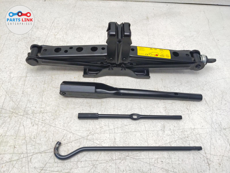 2017-22 LAND ROVER DISCOVERY JACK TOOL FLOOR CAR LIFTING HANDLE WRENCH ...