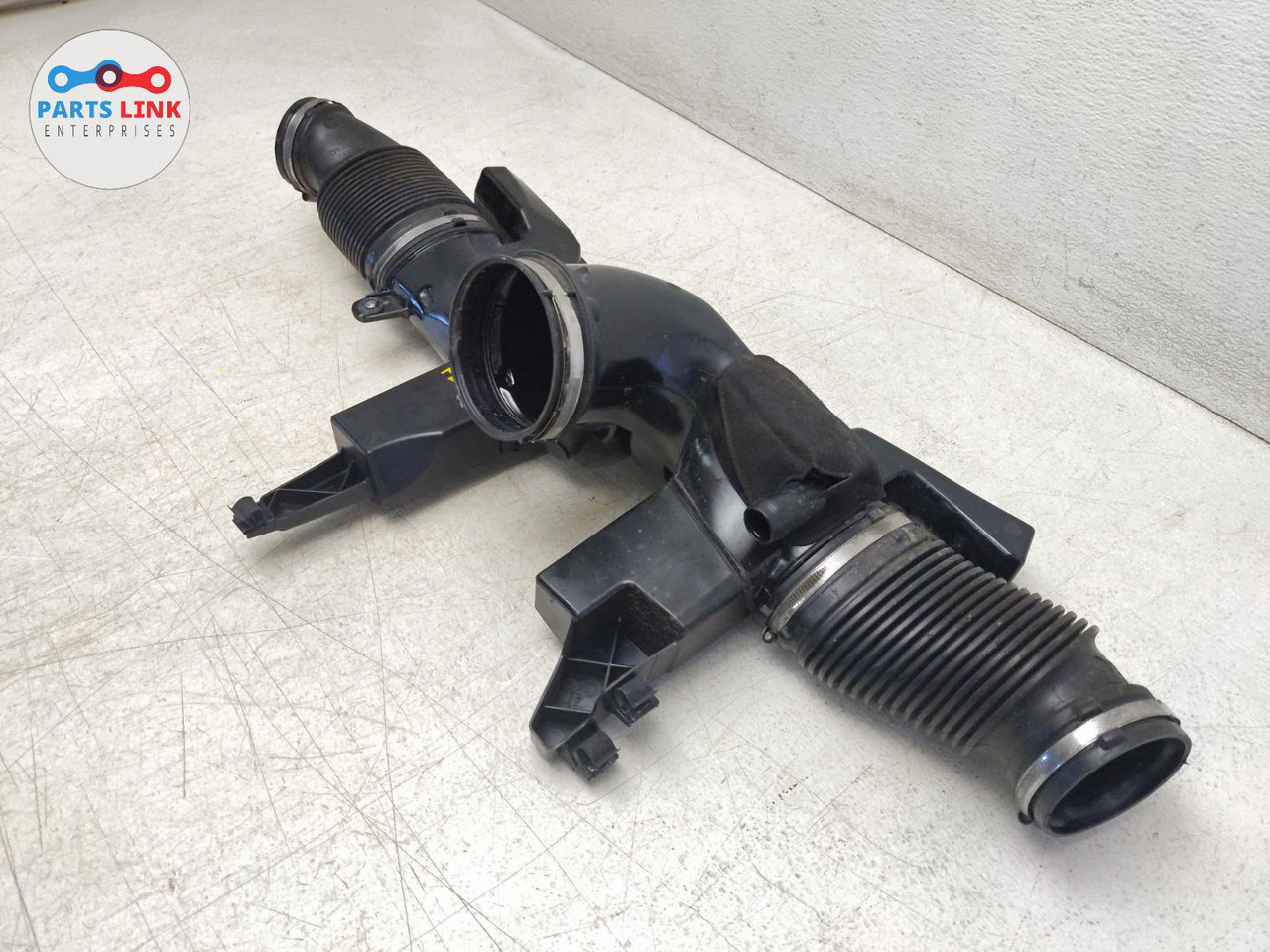 2017-20 LAND ROVER DISCOVERY ENGINE INTAKE CLEANER AIR HOSE TUBE DUCT ...