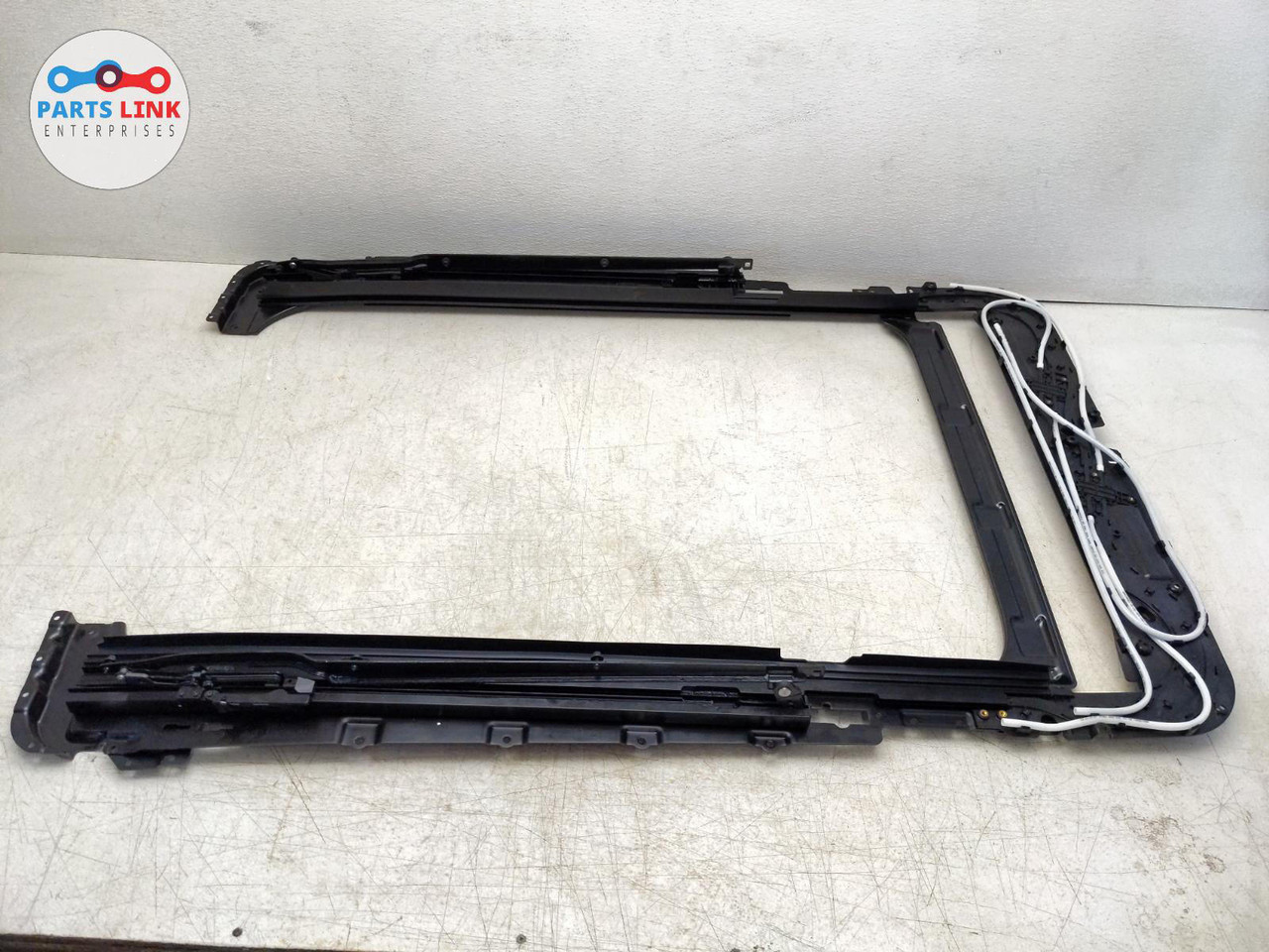 2020-23 LAND ROVER DEFENDER SUNROOF FRAME MOON TRACK RAIL SUPPORT MOUNT ...
