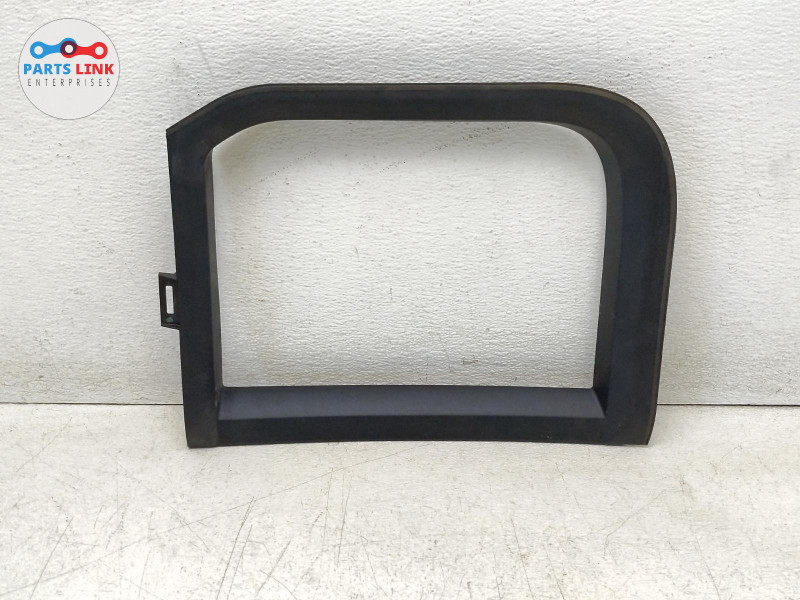 2020-23 LAND ROVER DEFENDER REAR RIGHT DOOR GLASS TRIM WINDOW BEZEL ...