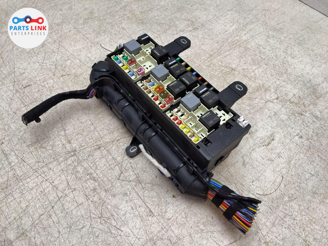 2018-19 RANGE ROVER VELAR REAR QUARTER FUSEBOX POWER RELAY JUNCTION ...