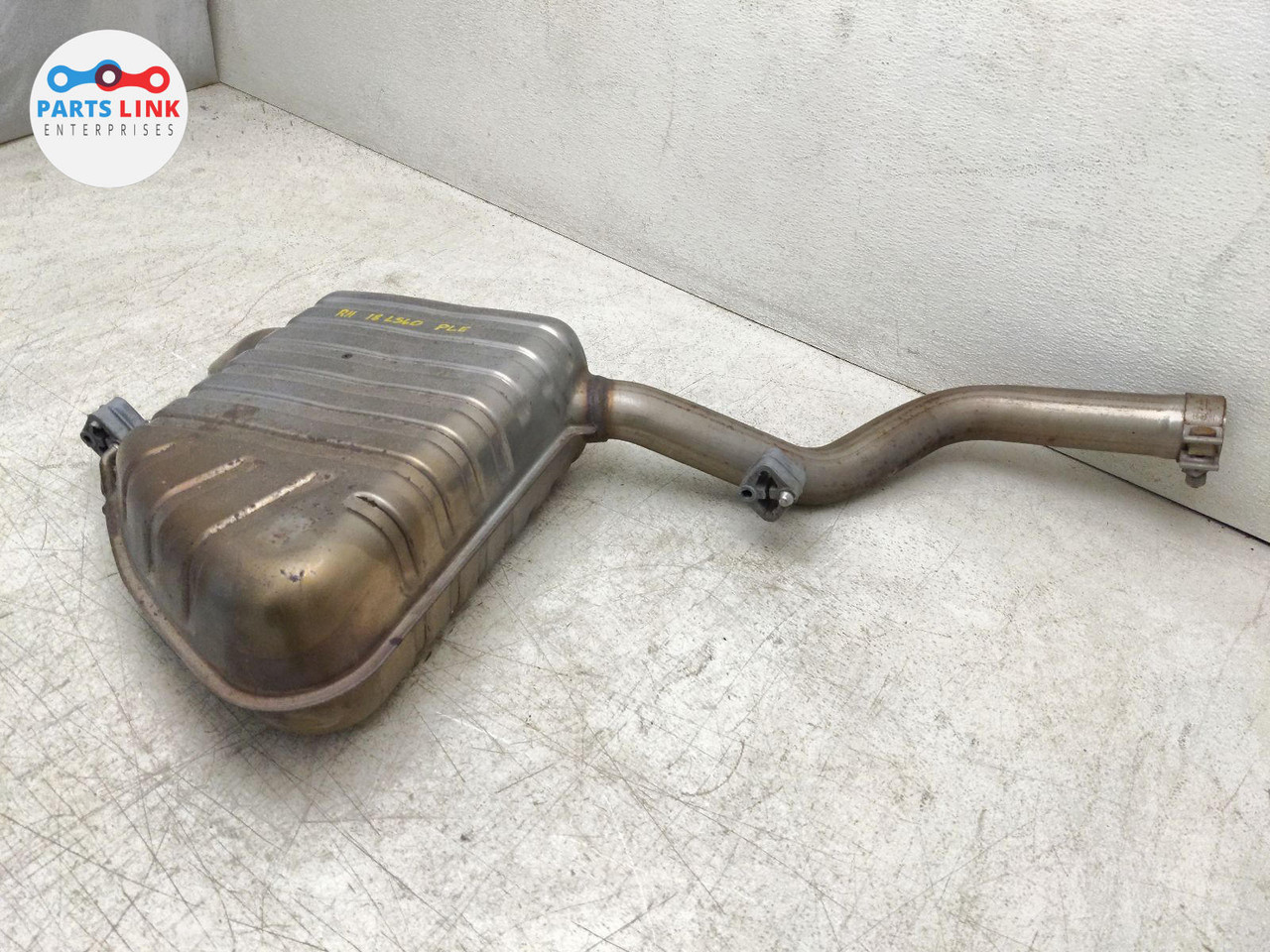 2018-20 RANGE ROVER VELAR REAR RIGHT MUFFLER EXHAUST BAFFLE SIDE PIPE 3 ...