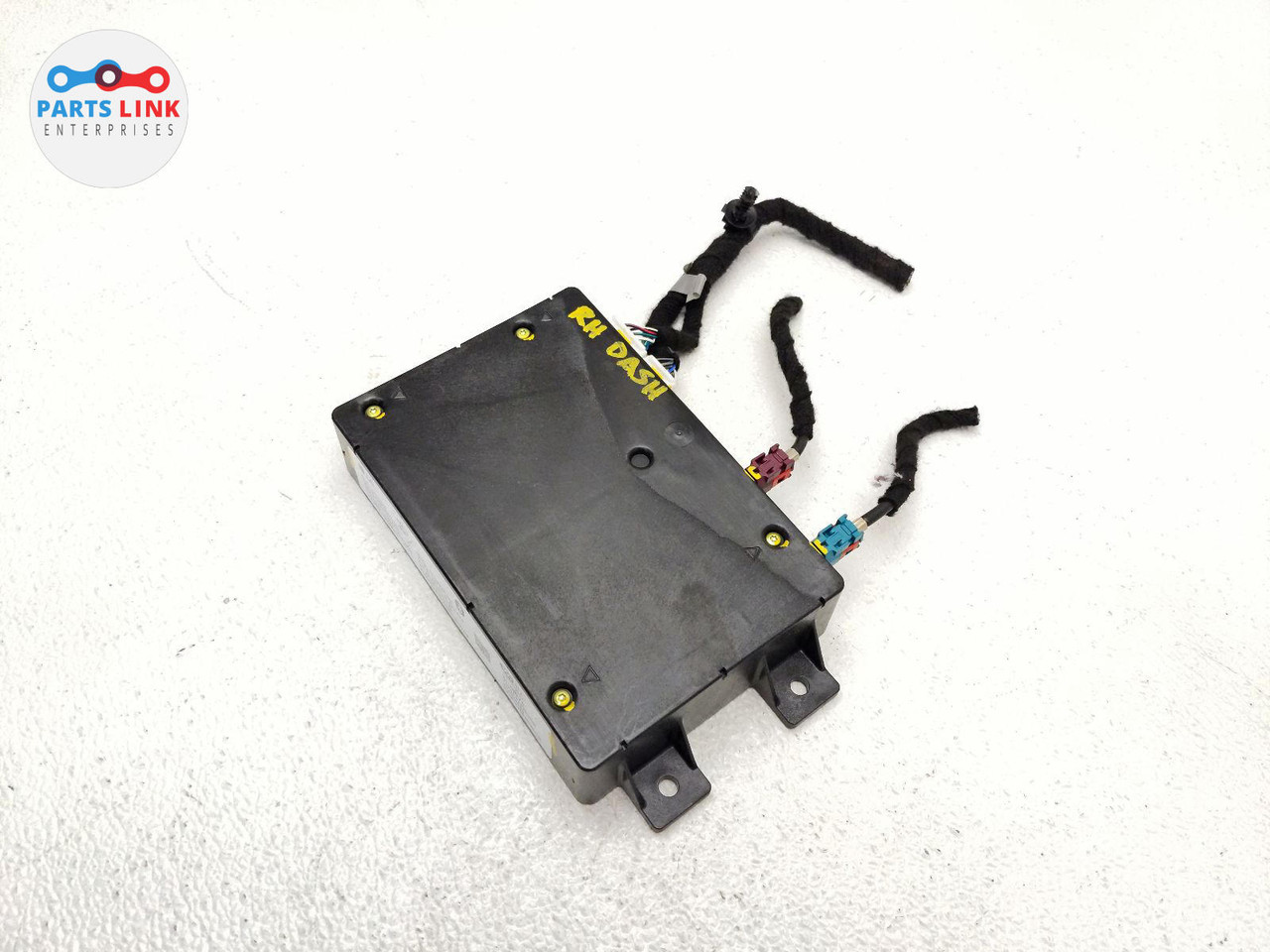 2018 CHEVY CAMARO ONSTAR COMMUNICATION CONTROL MODULE HARNESS BRAIN ECM ...