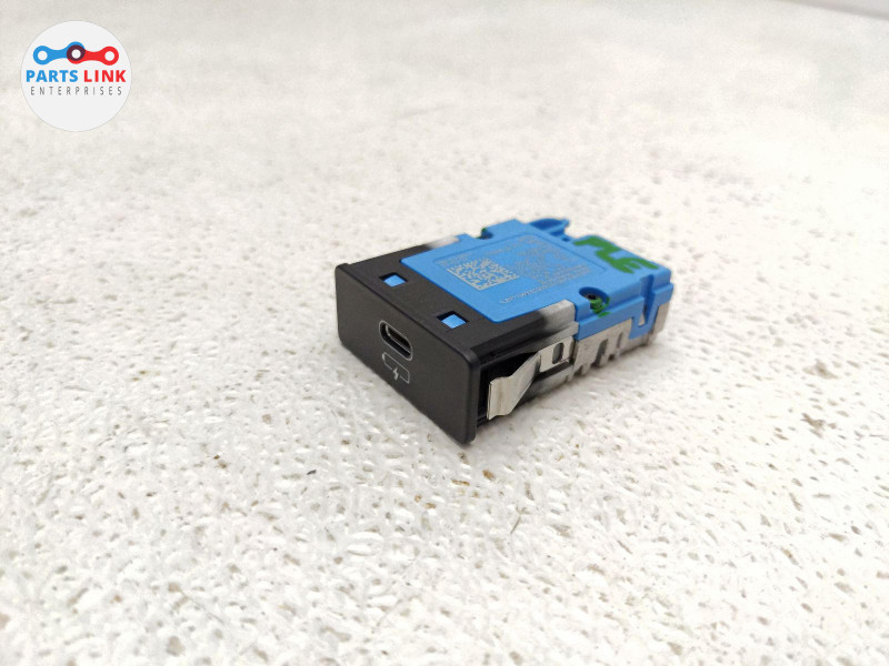 2018-23 BMW X3 CONSOLE USB-C PORT CHARGING OUTLET POWER PLUG MODULE G01 ...