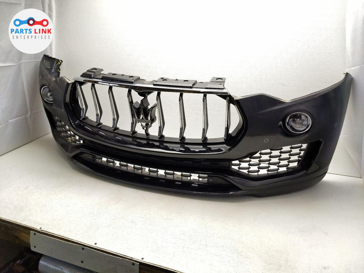 2017-20 MASERATI LEVANTE FRONT BUMPER COVER GRILLE TRIM PARK ASSIST ...