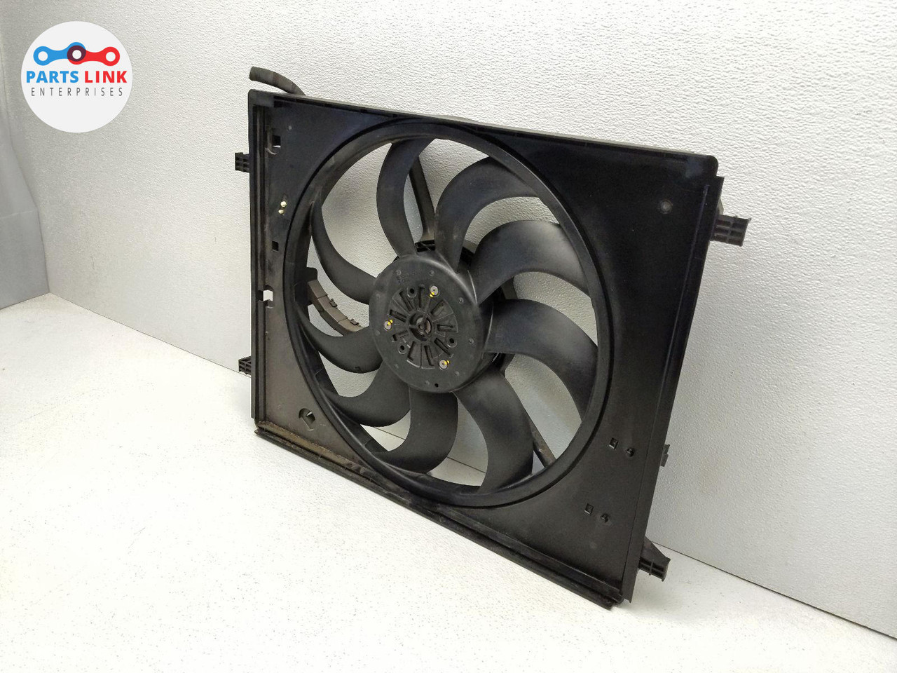 2017-20 MASERATI LEVANTE COOLING FAN ENGINE RADIATOR SHROUD MOTOR M161 M157 ASSY