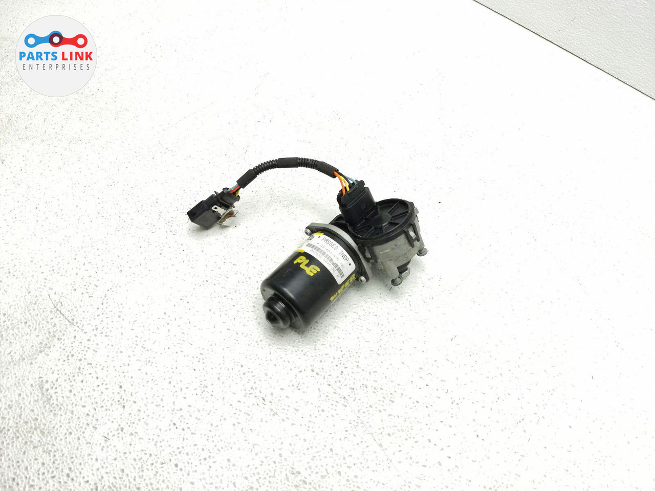 2017-20 MASERATI LEVANTE FRONT WIPER MOTOR GEAR ACTUATOR PLUG M161 ...