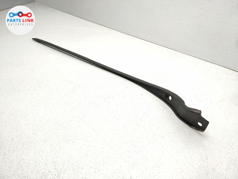 2017-20 MASERATI LEVANTE FRONT LEFT WINDSHIELD MOLDING A PILLAR OUTER ...