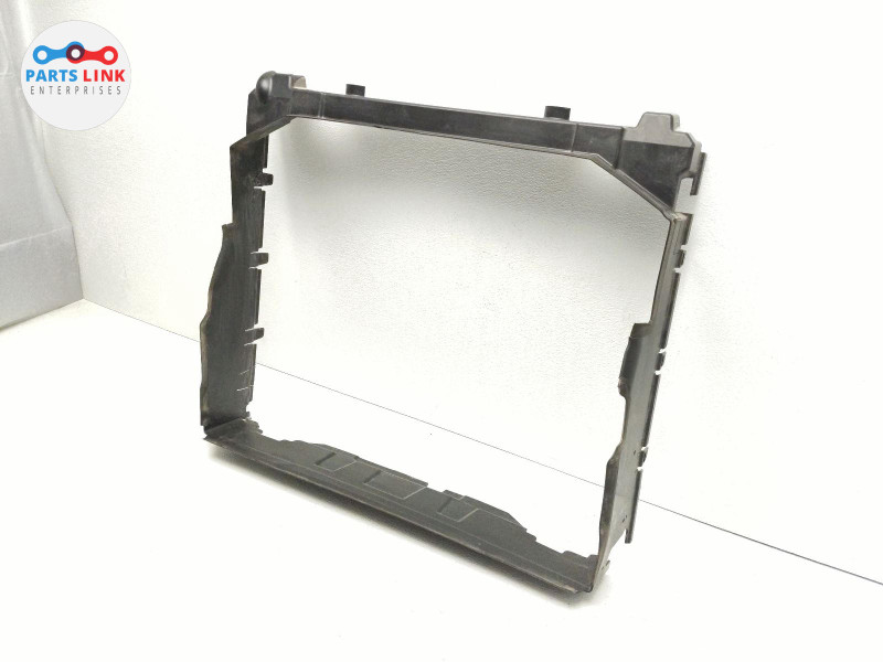 2017-23 LAND ROVER DISCOVERY RADIATOR SHROUD DEFLECTOR DUCT MOUNT FRAME ...