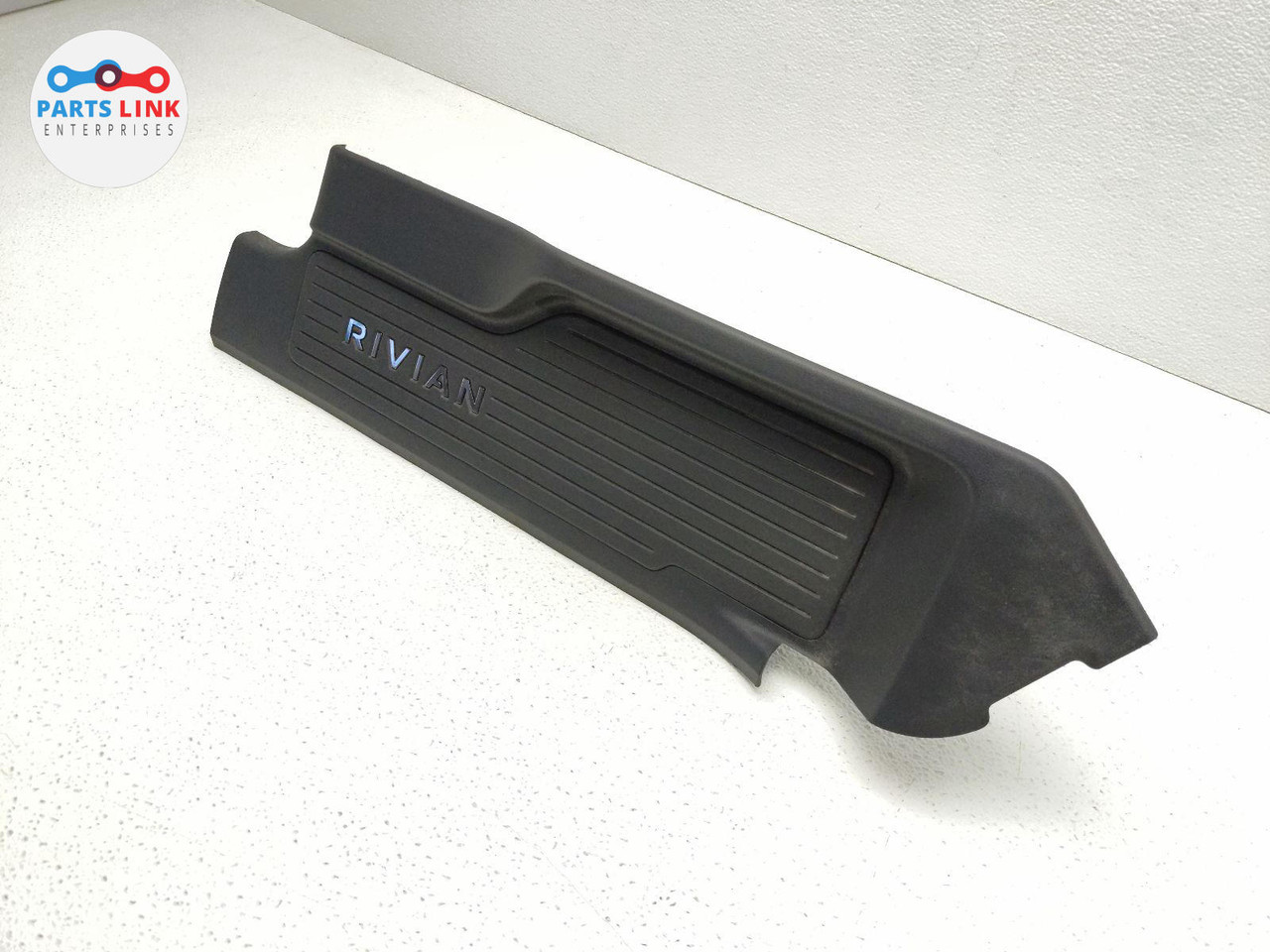 2022-24 RIVIAN R1S REAR LEFT DOOR SILL PLATE STEP SCUFF TRIM COVER ...