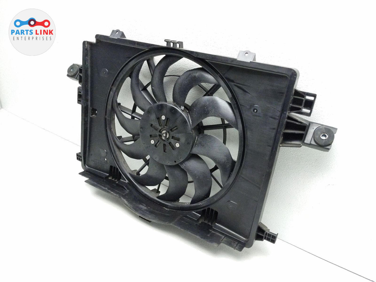 2022-24 RIVIAN R1S COOLING FAN ELECTRIC RADIATOR COOLER SHROUD BLADE ...