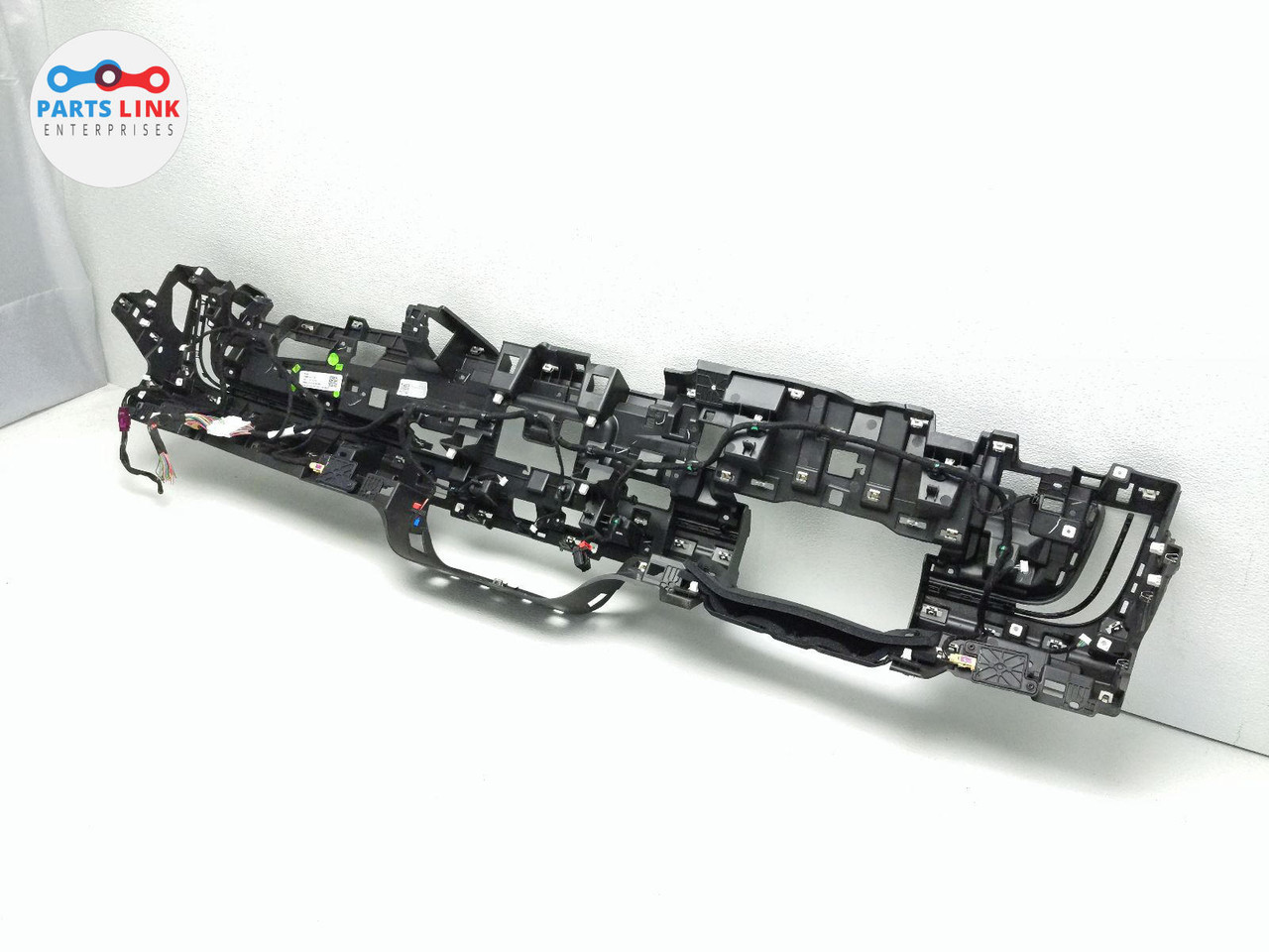 2022-24 RIVIAN R1S DASH BOARD FRAME MOUNT SUPPORT BRACKET STRUCTURE ...