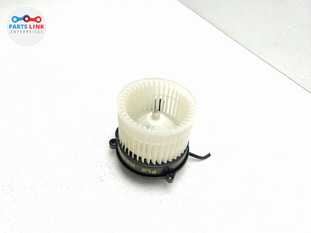 2022-24 RIVIAN R1S REAR BLOWER MOTOR HEATER AC FAN HARNESS PLUG ...