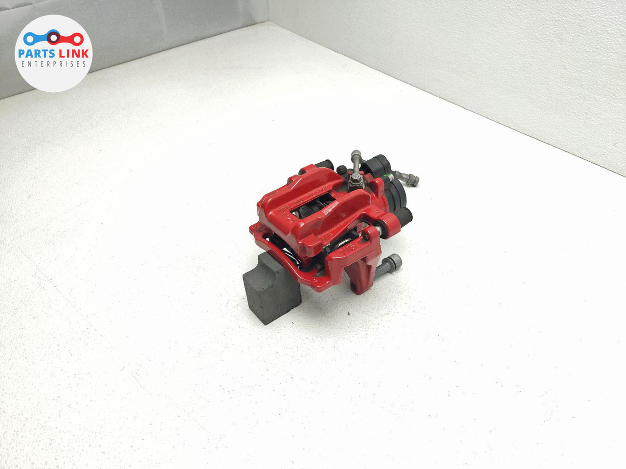 2022-23 AUDI RS3 REAR RIGHT DISC BRAKE CALIPER PADS ACTUATOR BRACKET ...