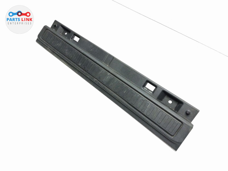 2020-23 DEFENDER 110 REAR TRUNK LID GATE SILL TRIM LATCH COVER STEP ...