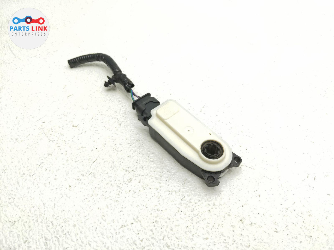 2020-23 DEFENDER 110 GRILLE SHUTTER MOTOR RADIATOR FLAP ACTUATOR PLUG ...
