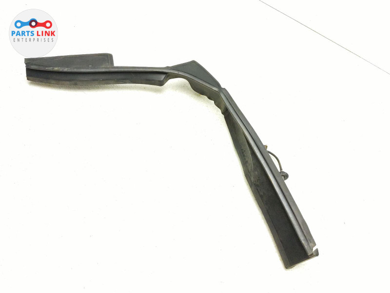 2018-23 RANGE ROVER VELAR REAR RIGHT LIFTGATE SEAL MOLDING LID PINCH ...