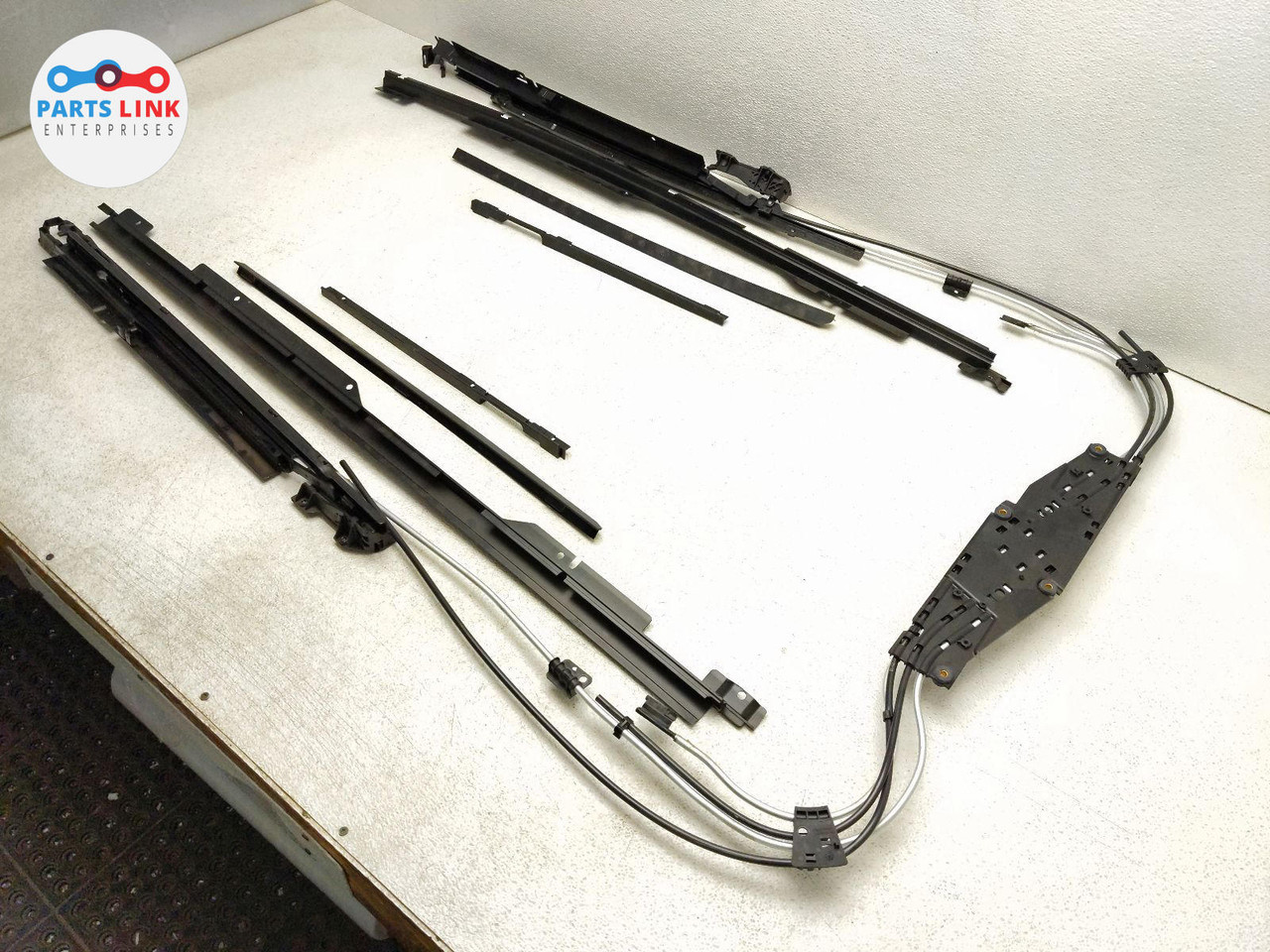 2018-23 RANGE ROVER VELAR SUNROOF RAIL MOON ROOF TRACK FRAME TRIM ...