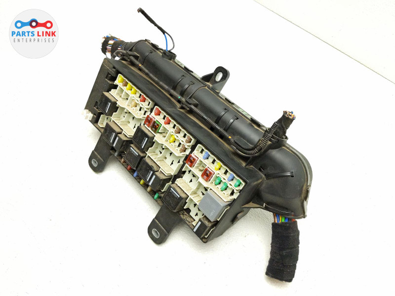 2018-22 RANGE ROVER VELAR REAR RIGHT FUSE BOX QUARTER POWER RELAY ...