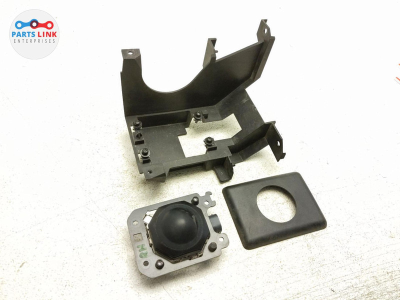 2016-20 BENTLEY BENTAYGA FRONT RIGHT BUMPER RADAR CRUISE MODULE BRACKET ...