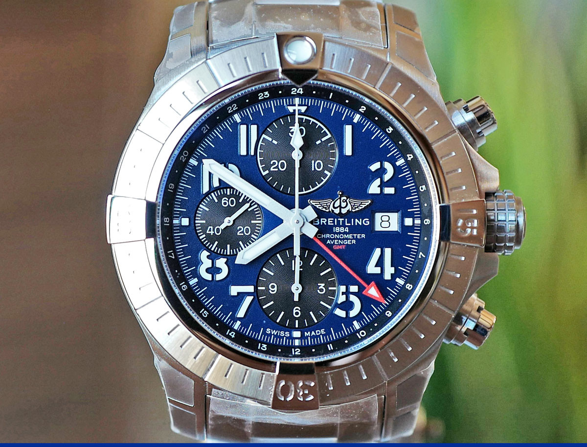 Breitling Avenger Chronograph GMT 45 Blue Panda Ref. A24315101C1A1 ...