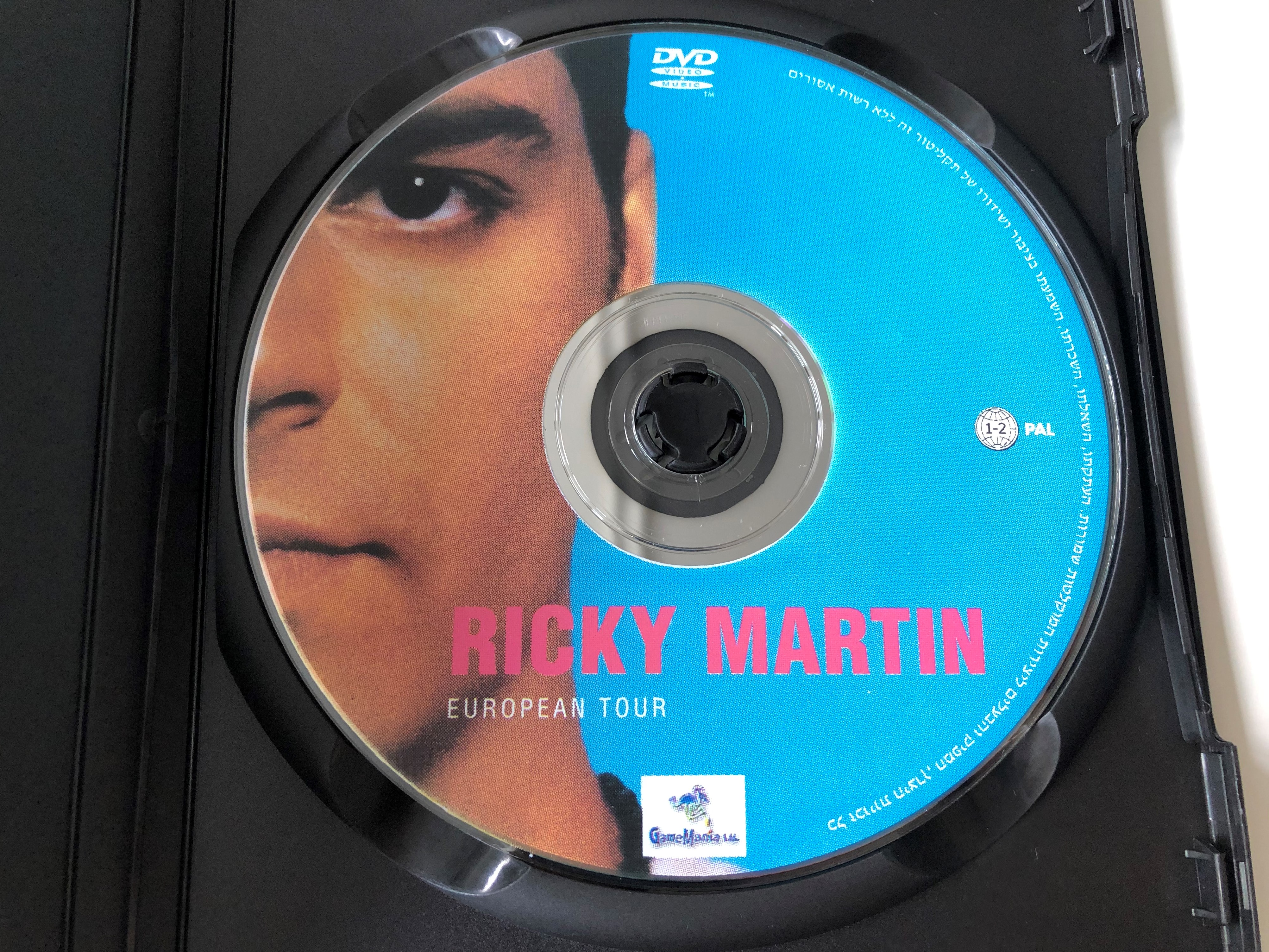 Ricky Martin - European Tour DVD 2001 / No puedo mas, Nada es imposible ...