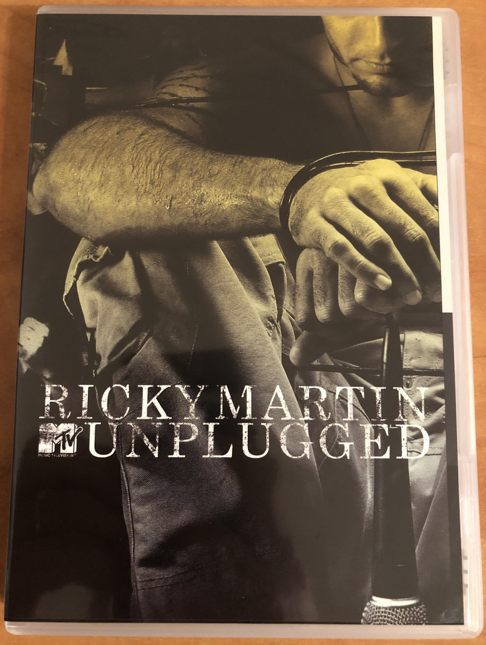 RICKY MARTIN - UNPLUGGED / MUSIC TELEVISION / DVD Video - bibleinmylanguage