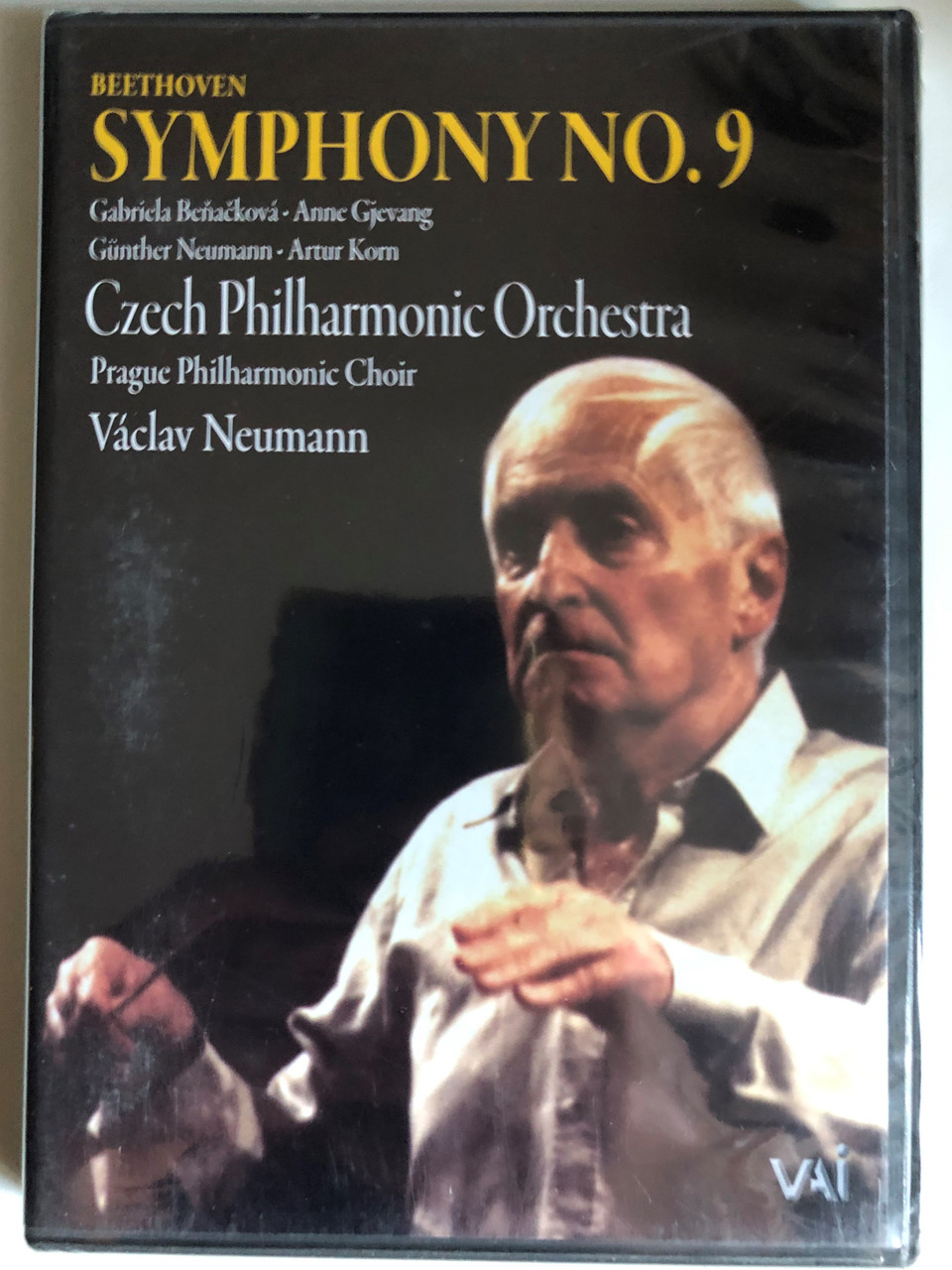 Beethoven: Symphony 9 - Velvet Revolution Concert / Gabriela Beňačková, soprano - Anne Gjevang ...