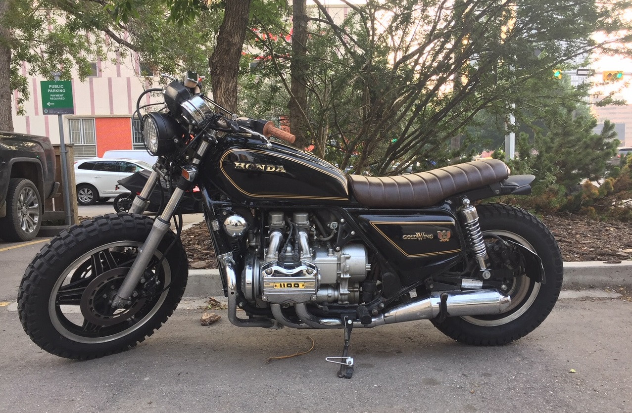27.5 inches Brat style - Honda GL1100 Gold Wing Interstate Aspencade ...