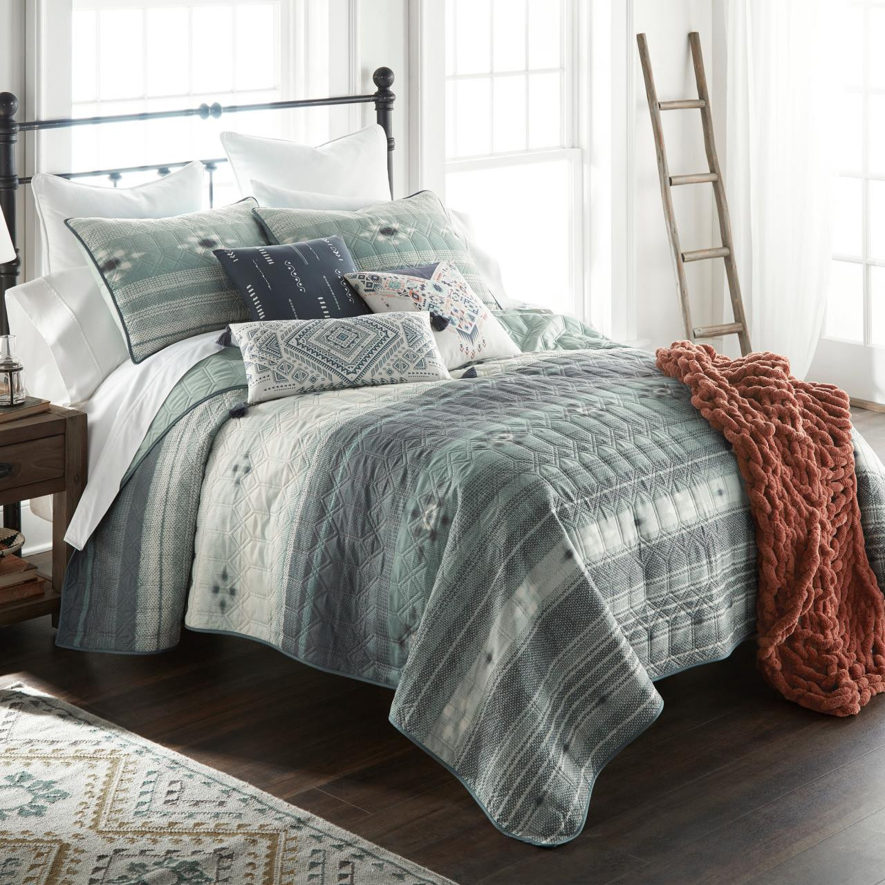 Southwestern bedding store