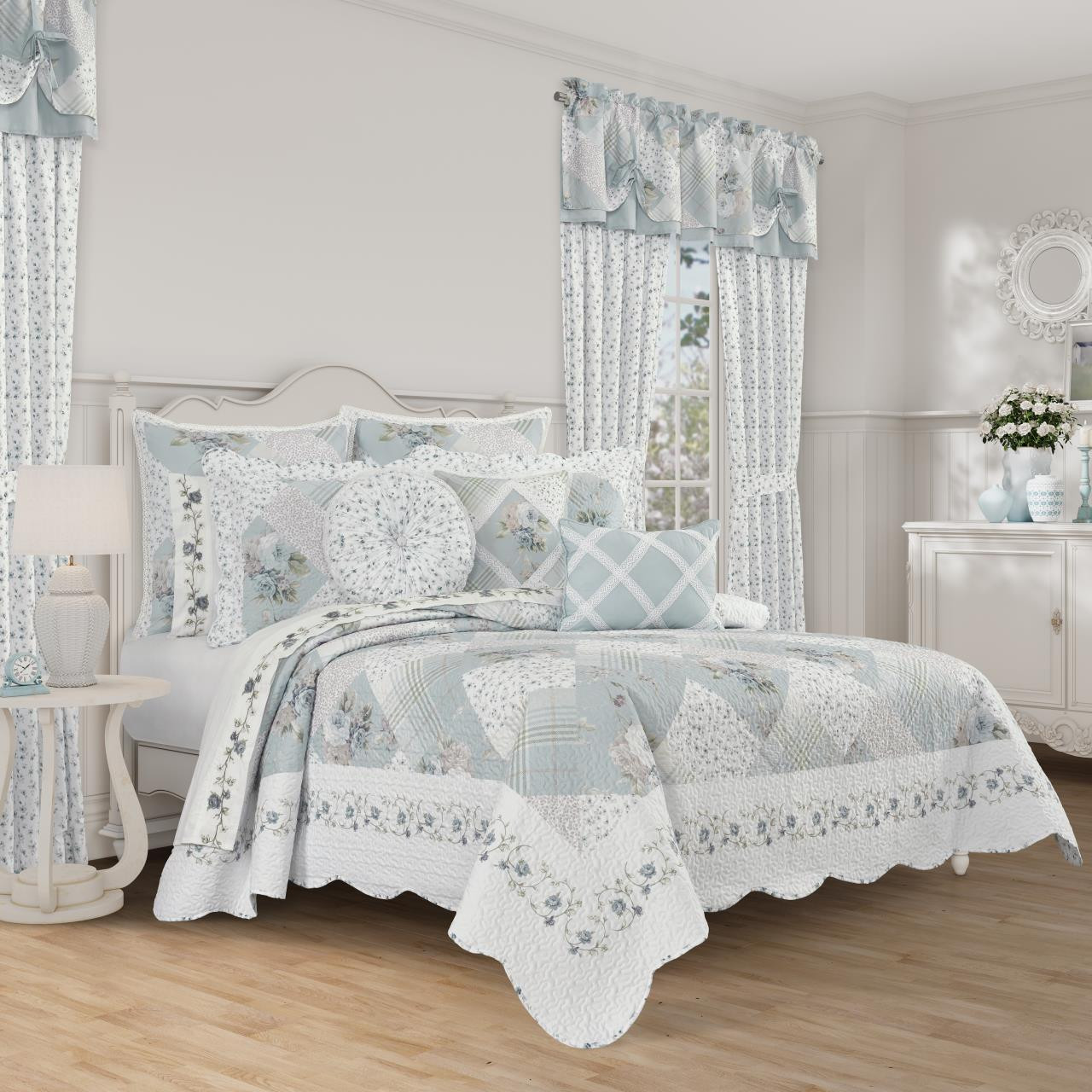 Bungalow Spa Bedding Collection by Royal Court | Paul's Home Fashions