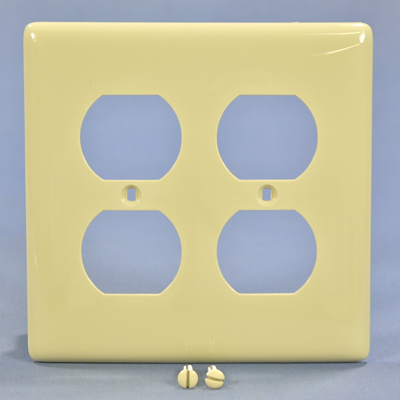🏠 Hubbell Ivory 2-Gang Smooth Receptacle Nylon Wallplate Unbreakable ...